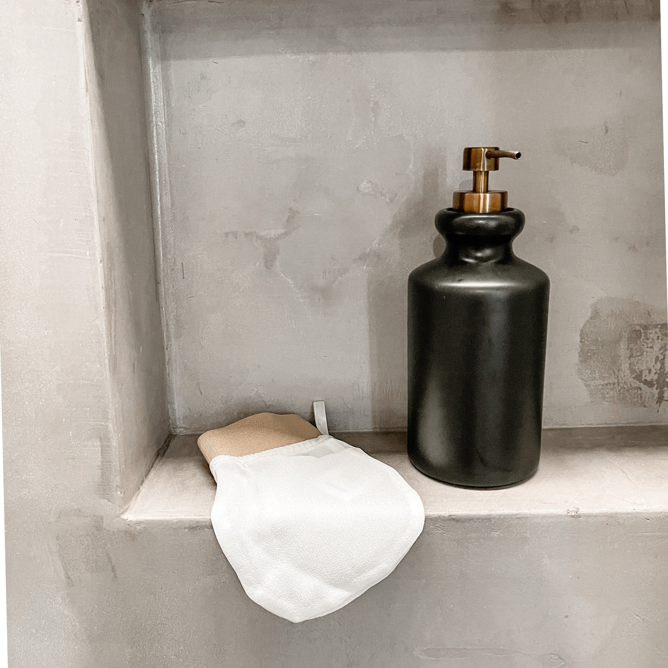 Silk Exfoliating Mitts For Gentle Cleansing & Clear Skin – Silk Closet